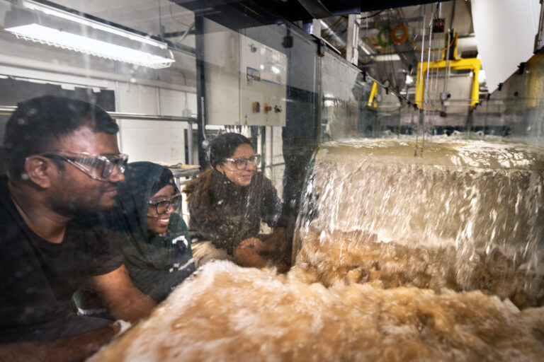 Seawall, floodwall, and breakwater stability – Hydraulic and Coastal ...